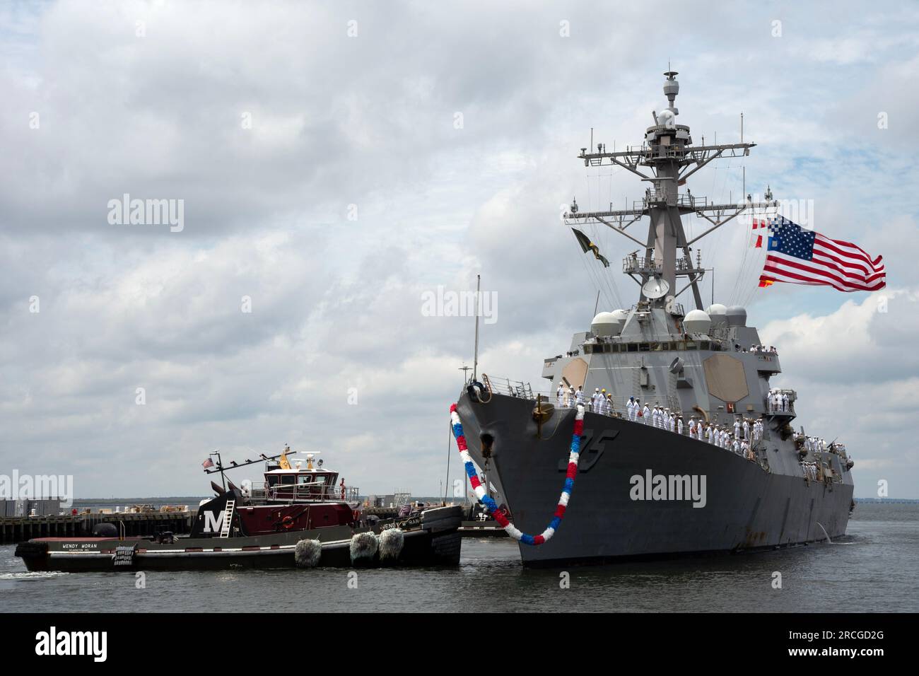 NORFOLK, Va. - The Arleigh Burke-class guided-missile destroyer USS ...