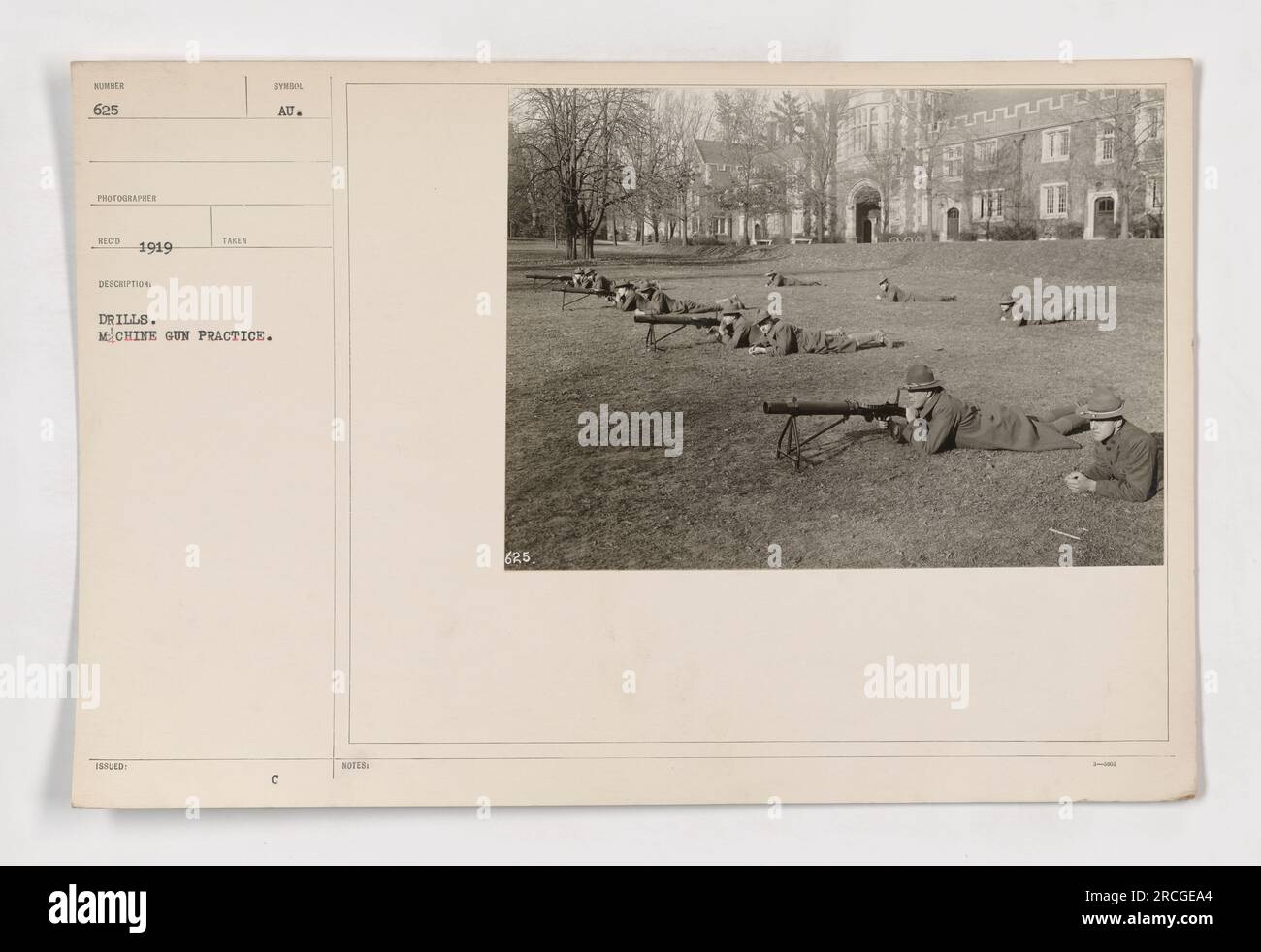 American soldiers practicing drills on a machine gun during World War One. Photo taken in 1919 ...