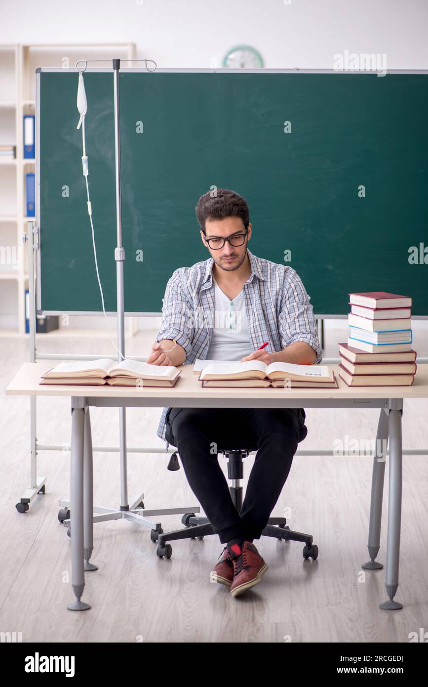 Student unwell classroom hi-res stock photography and images - Alamy