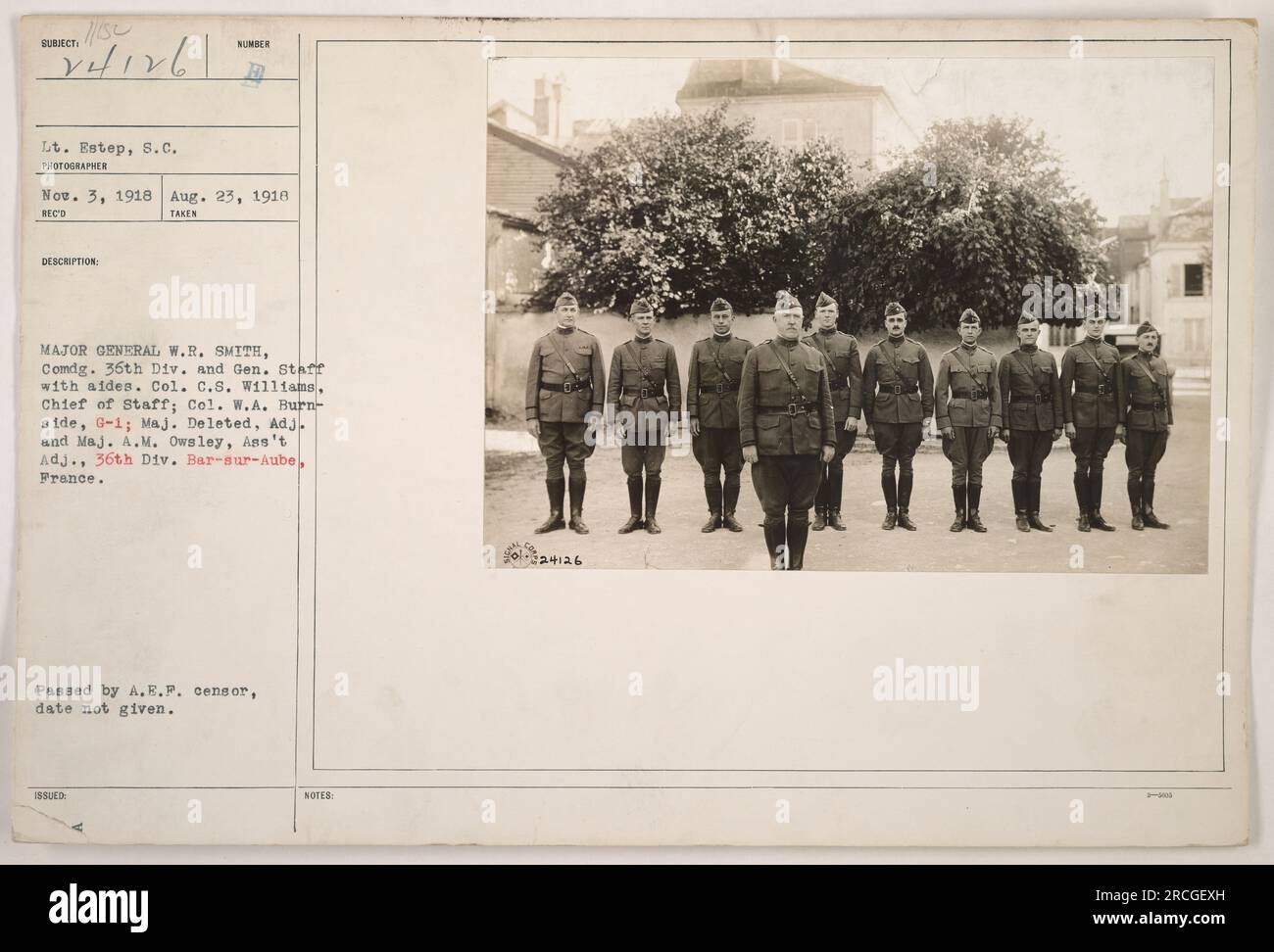 Lt. Estep of the S.c. is pictured alongside Major General W.R. Smith ...