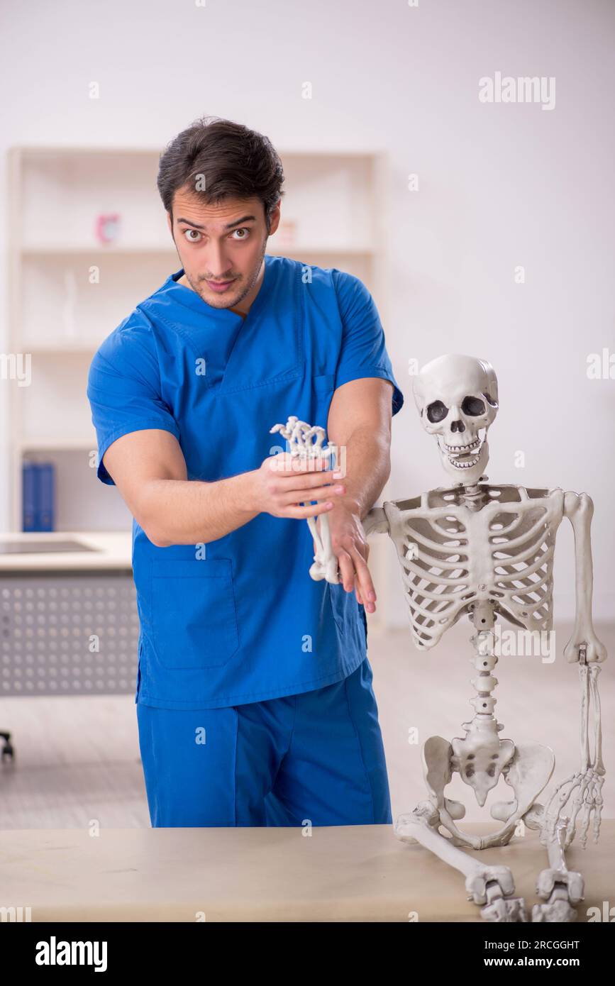 Young doctor and skeleton patient at the hospital Stock Photo - Alamy