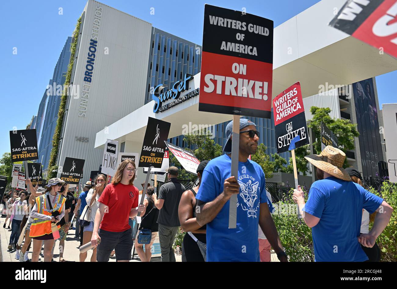 Los Angeles, United States. 14th July, 2023. Members of SAG-AFTRA ...