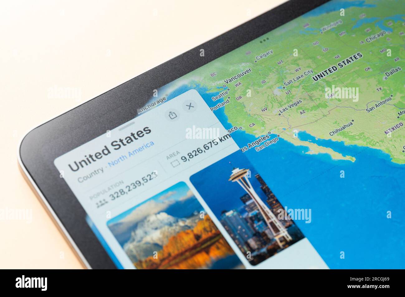 United states map globe hi-res stock photography and images - Alamy