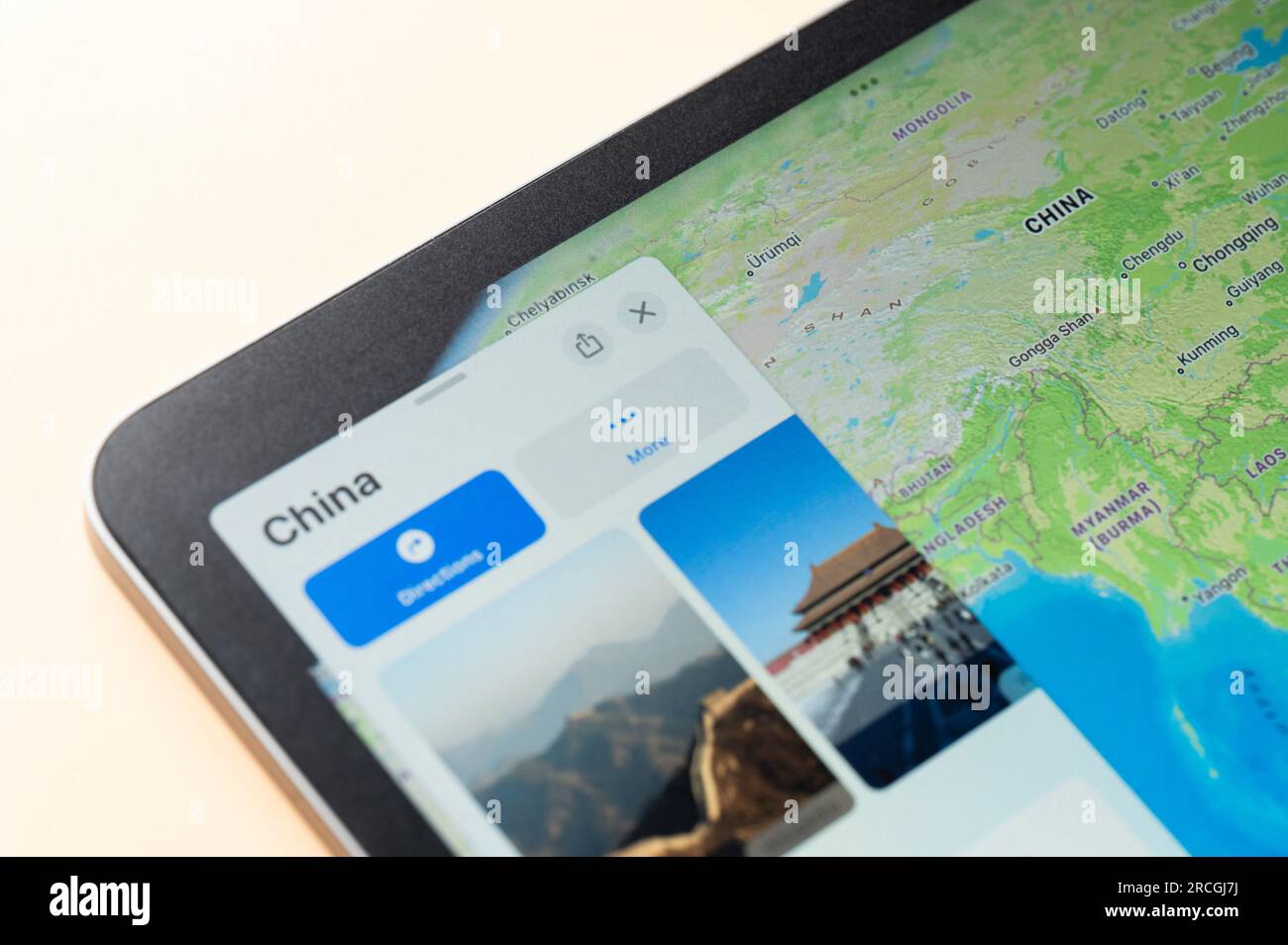 Ipad 5 new york hi-res stock photography and images - Alamy