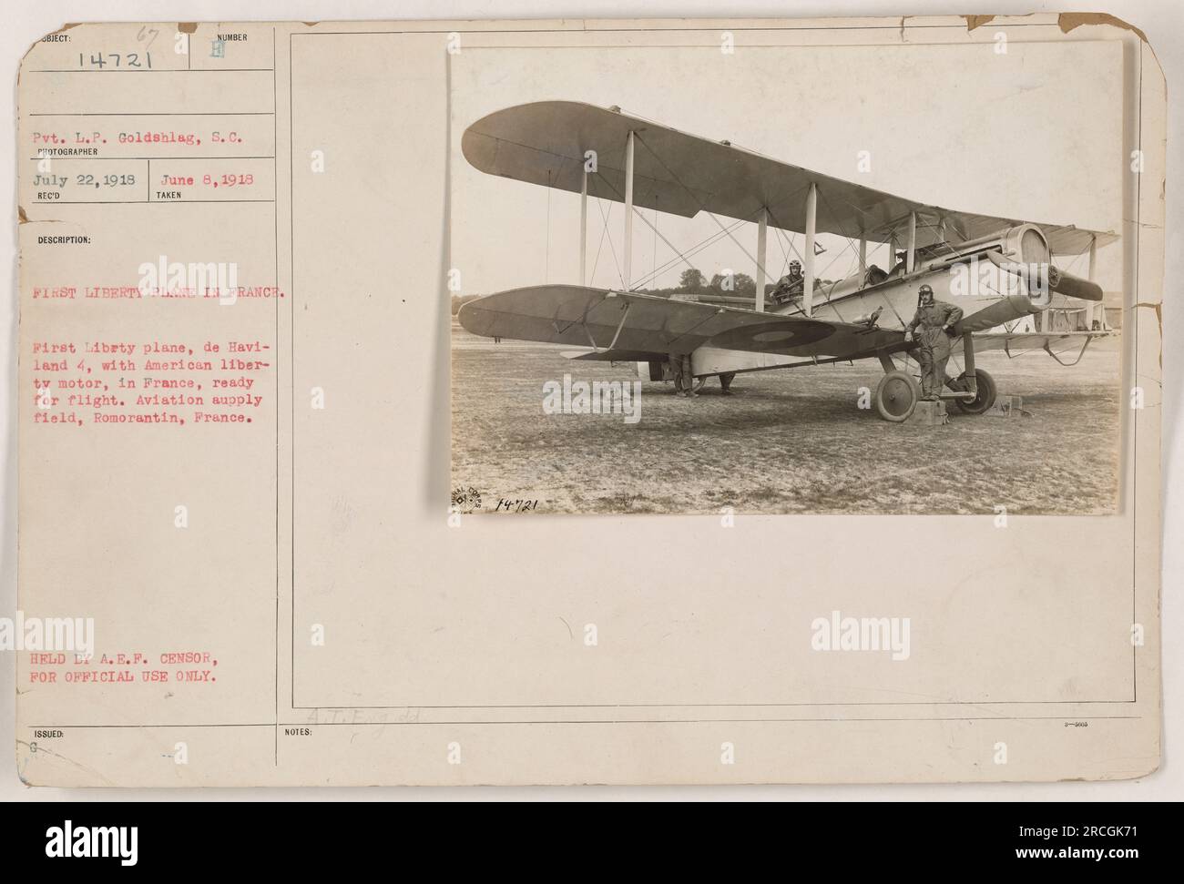Private L.P. Goldshlag photographed the first Liberty plane in France ...