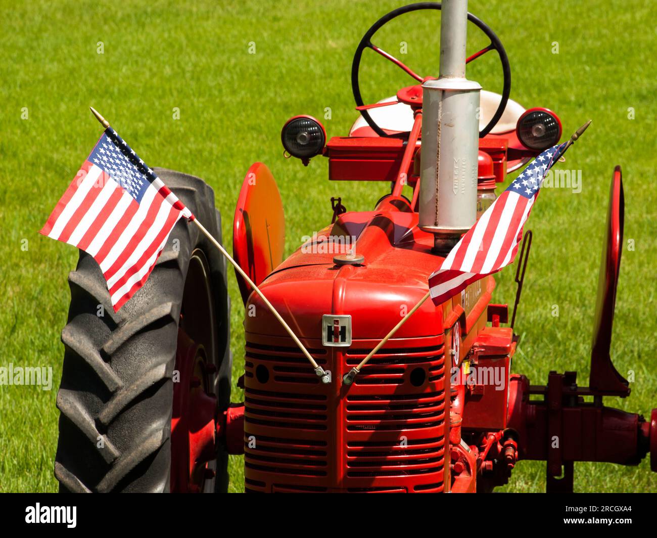 Old tractor usa flag hi-res stock photography and images - Alamy