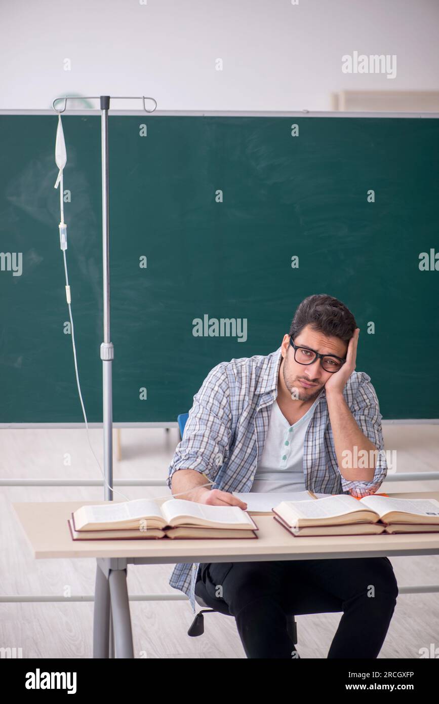 Student unwell classroom hi-res stock photography and images - Alamy
