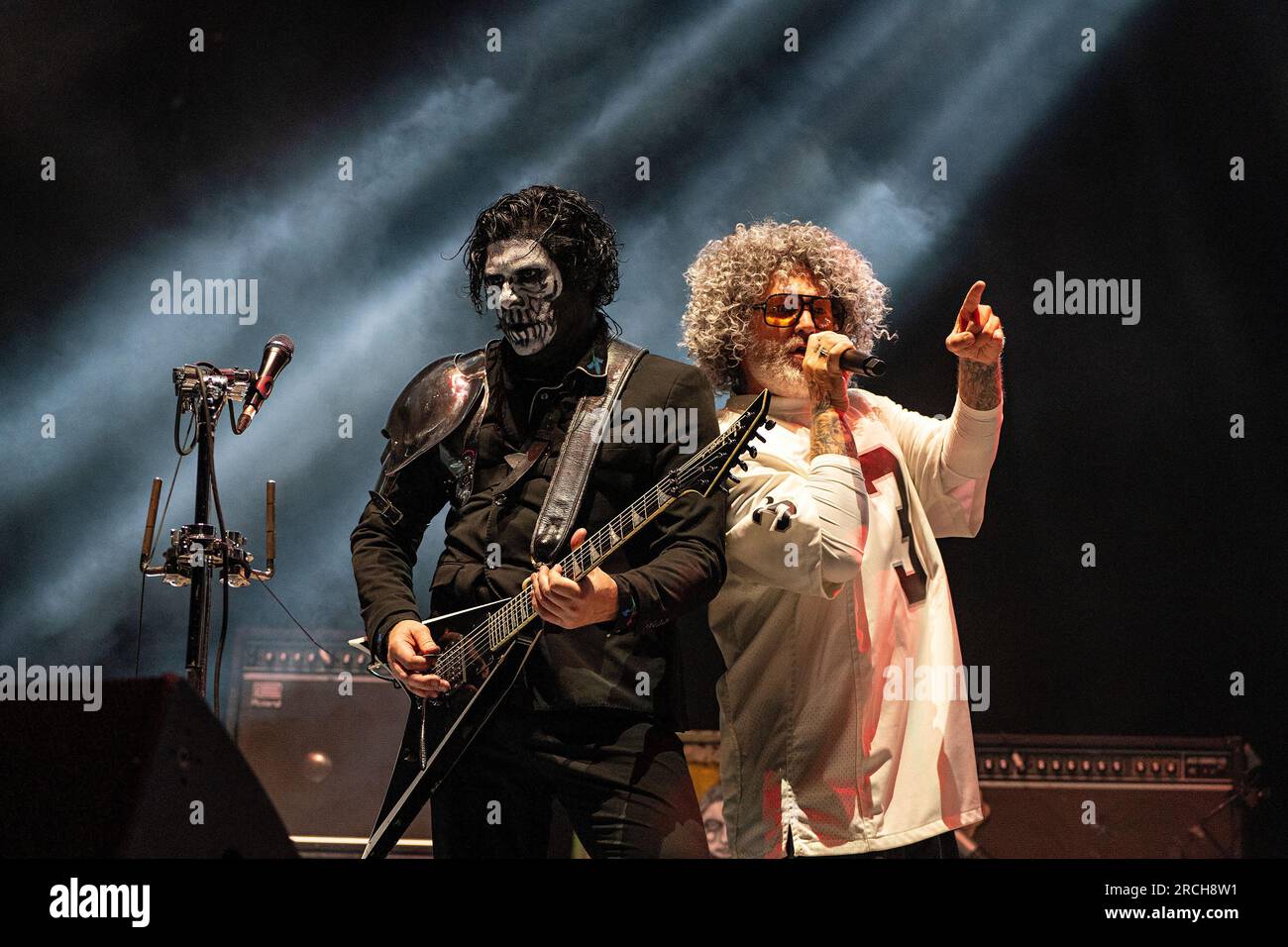 Wes Borland, left, and Fred Durst of Limp Bizkit perform at ...