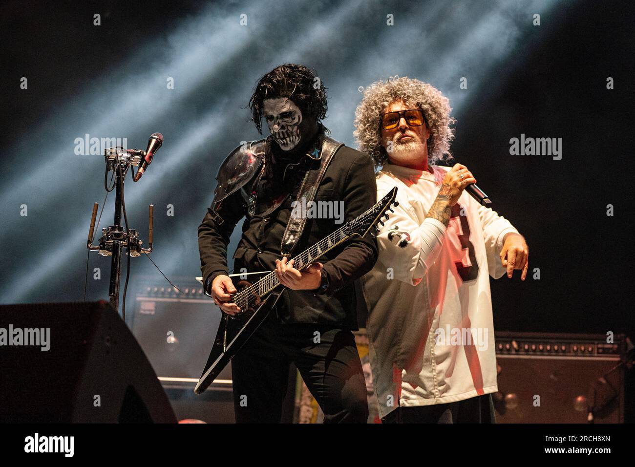 Wes Borland, left, and Fred Durst of Limp Bizkit perform at ...