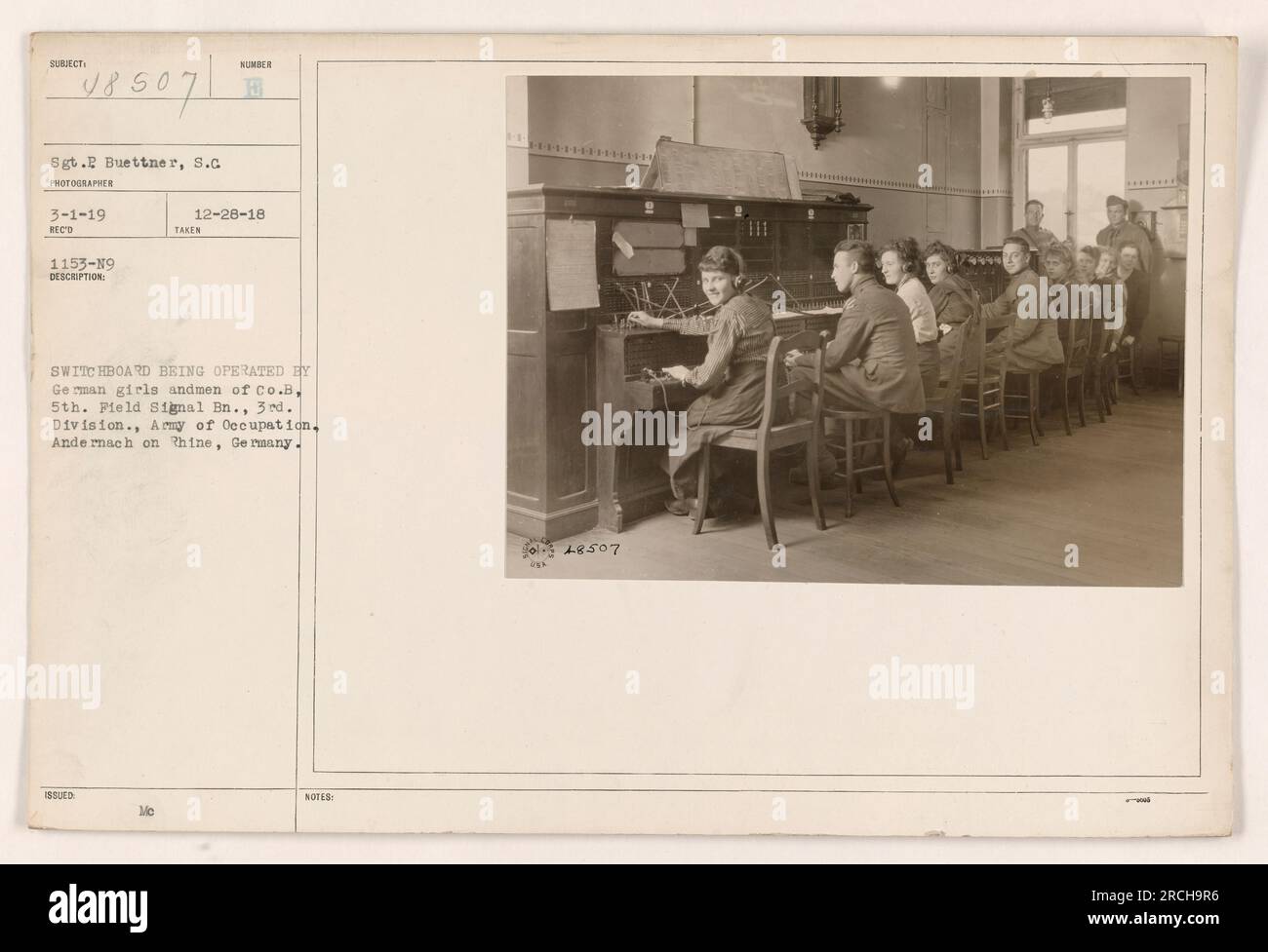 5th field signal battalion activities hi-res stock photography and ...