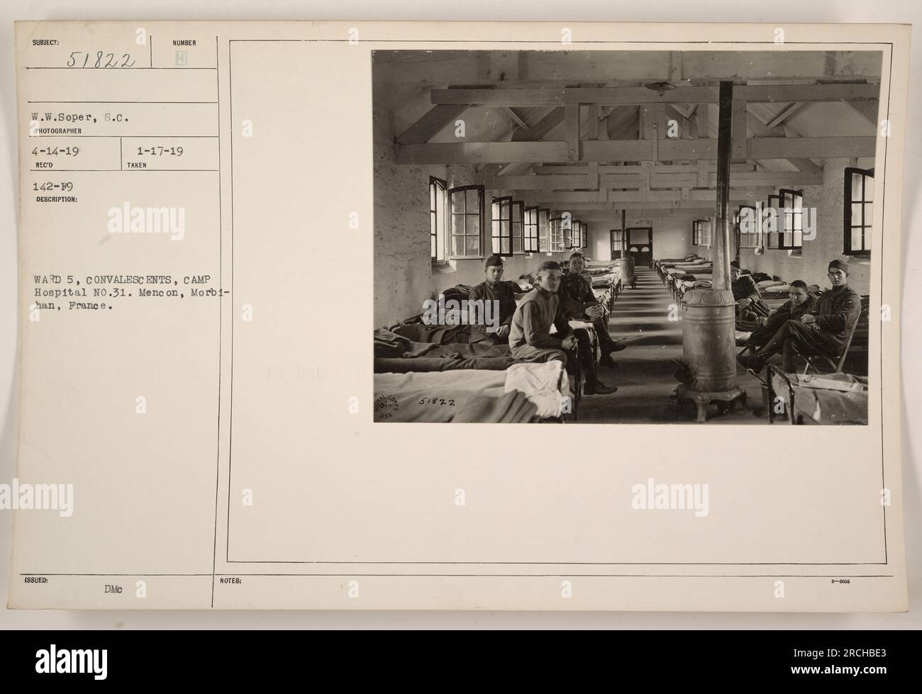 Soldiers in Ward 5 at Camp Hospital No. 31 in Mencon, Morbihan, France ...