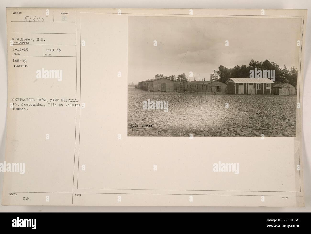 Soldiers at Camp Hospital 15 in Coetquidan, France, during World War ...