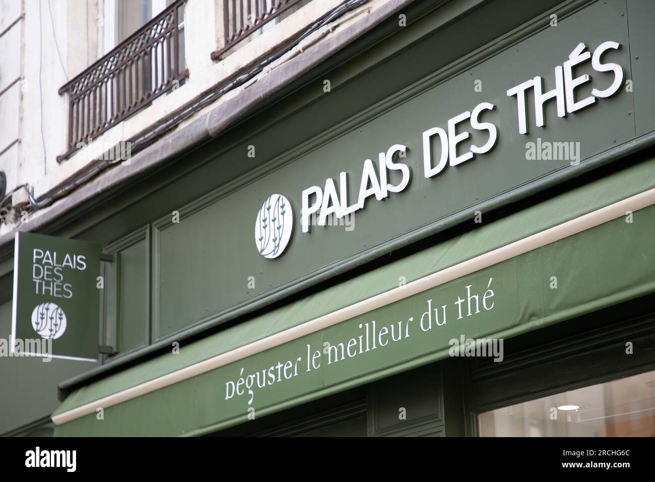 Bordeaux , France - 07 10 2023 : palais des thes logo and text sign of ...