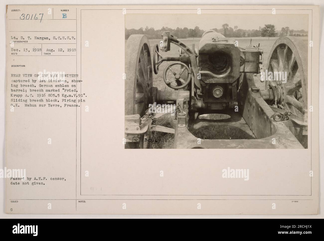 Rear view of a 150mm howitzer captured by the 1st Division during World ...