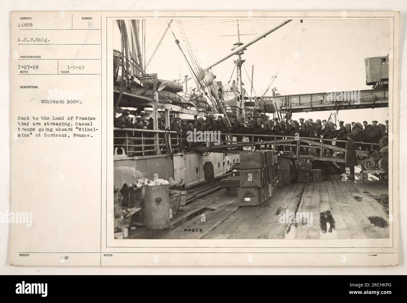 American troops boarding the ship "Wilhelmina" at Bordeaux, France, to ...
