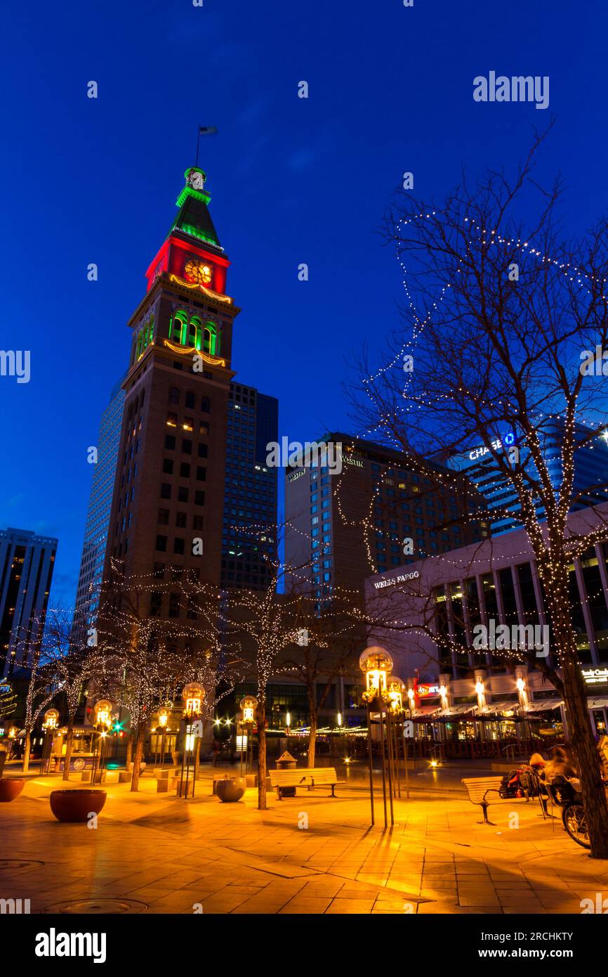 Downtown denver christmas 16th street hi-res stock photography and ...