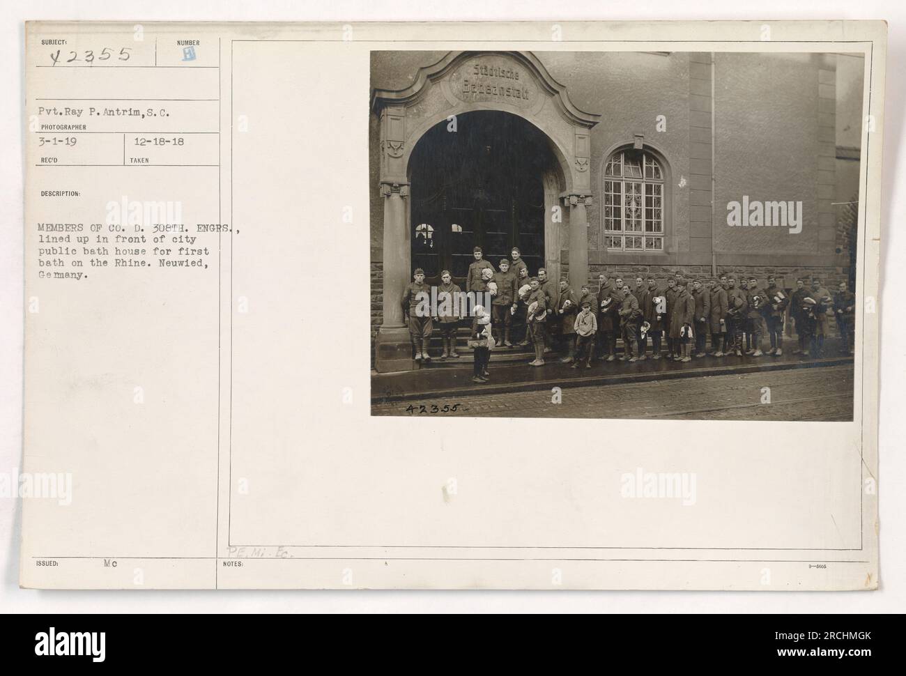 American soldiers bathing hi-res stock photography and images - Alamy