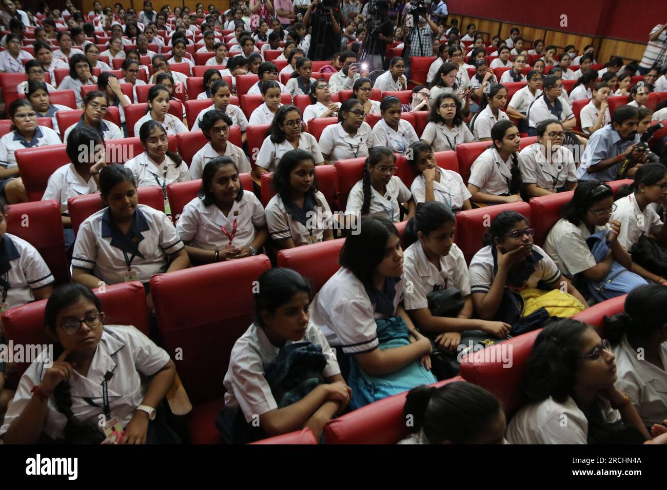 Mahadevi Birla School Students watch on live telecast of Chandrayaan-3 ...