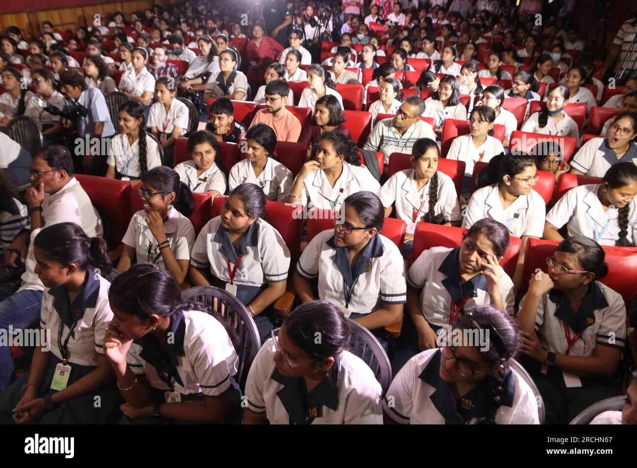 Mahadevi Birla School Students watch on live telecast of Chandrayaan-3 ...