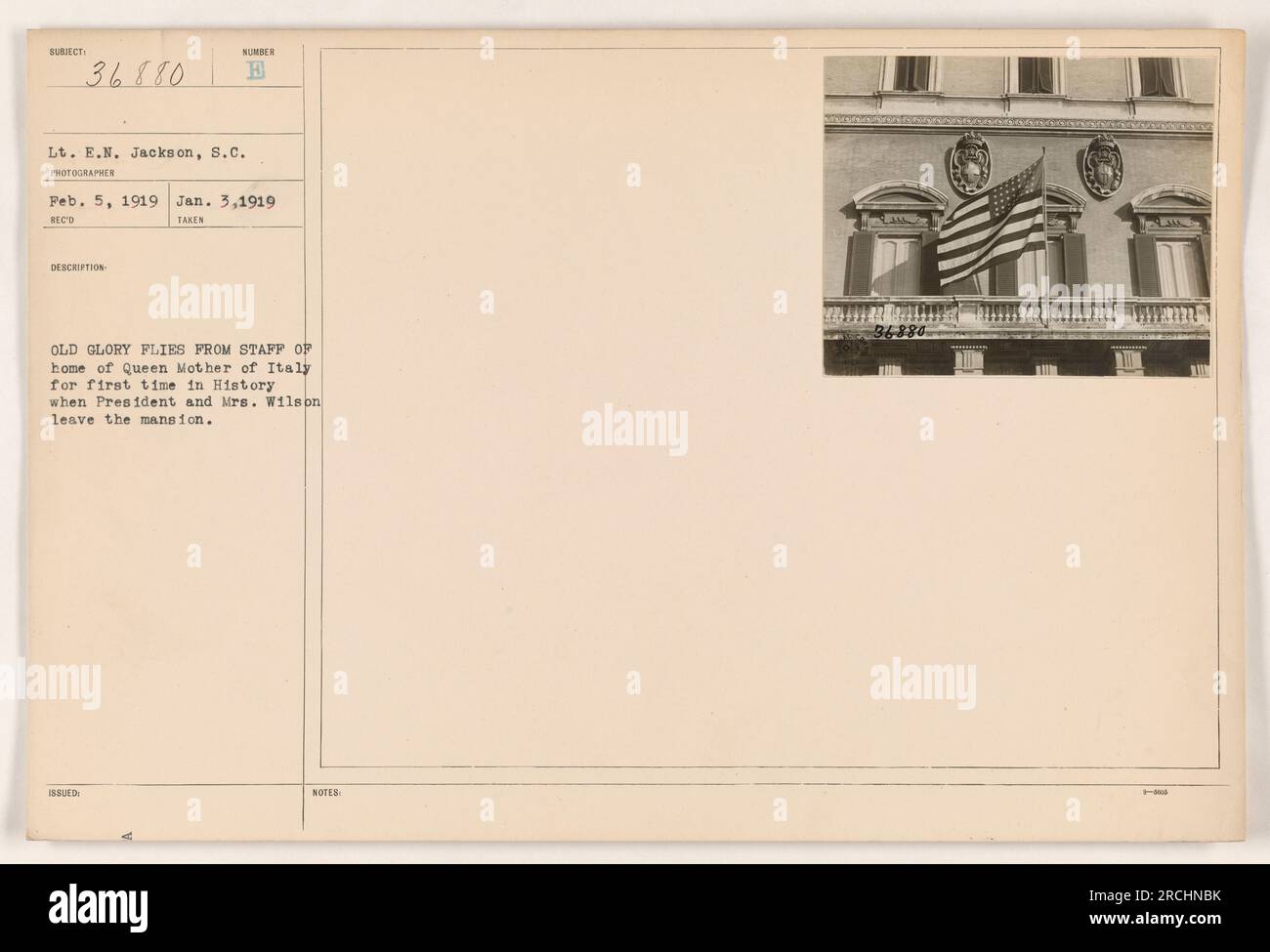 President Wilson and Mrs. Wilson leaving the mansion of the Queen ...