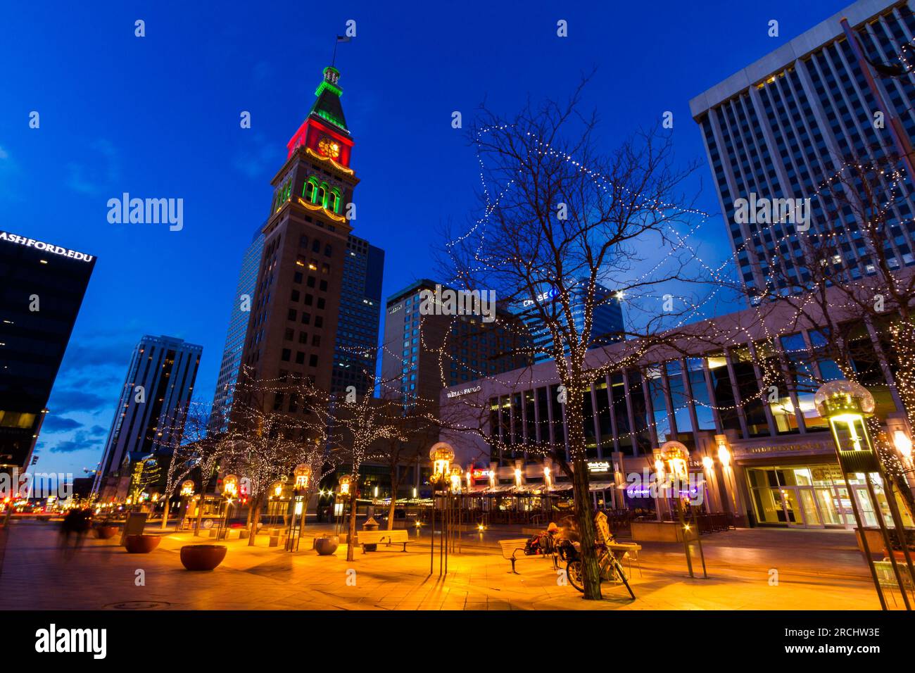 Downtown denver christmas 16th street hi-res stock photography and ...