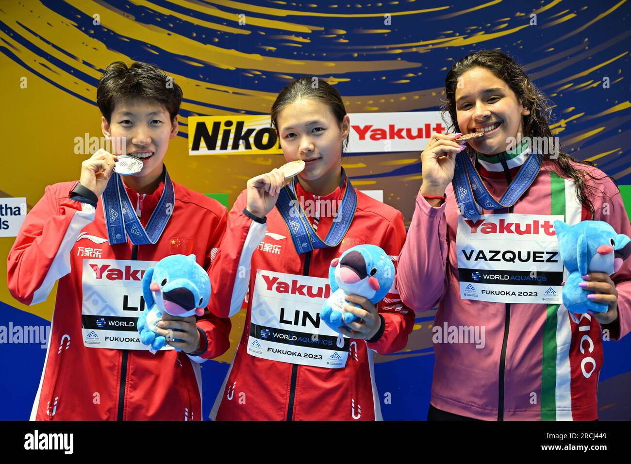 Fukuoka, Japan. 15th July, 2023. Gold medalist Lin Shan (C) of China ...
