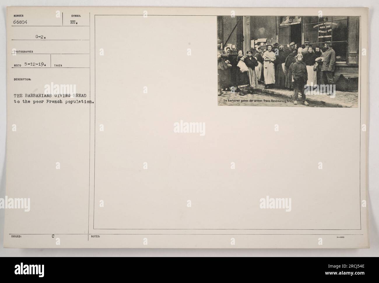 American soldiers helping civilians hi-res stock photography and images ...