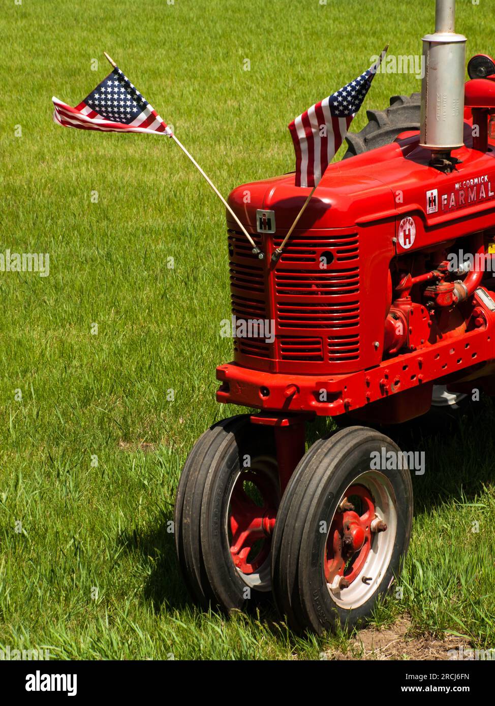 Old tractor usa flag hi-res stock photography and images - Alamy