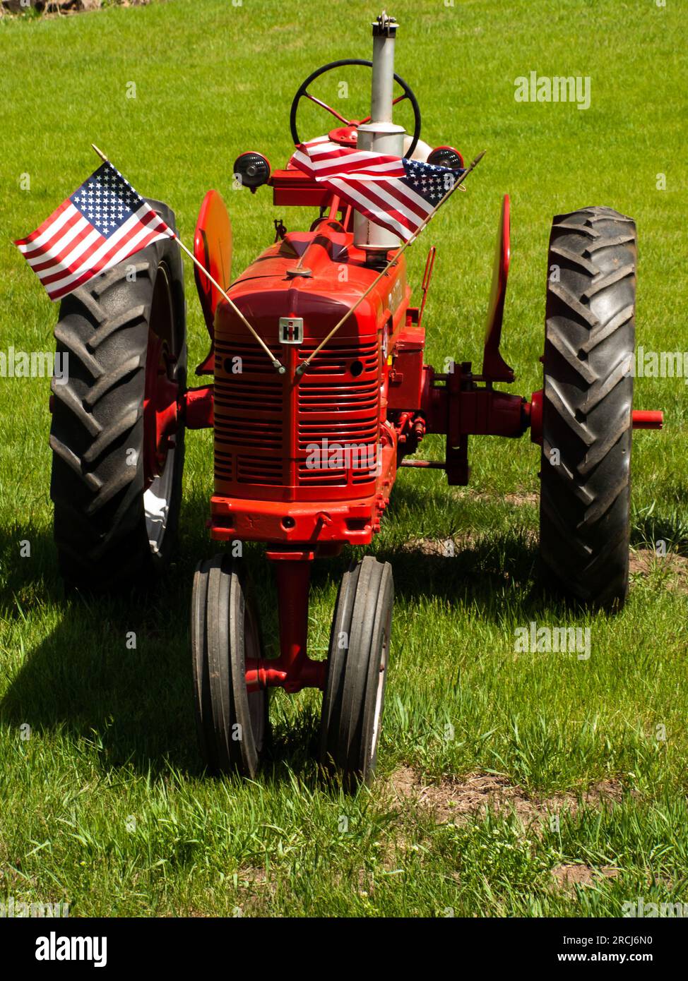 Old tractor usa flag hi-res stock photography and images - Alamy