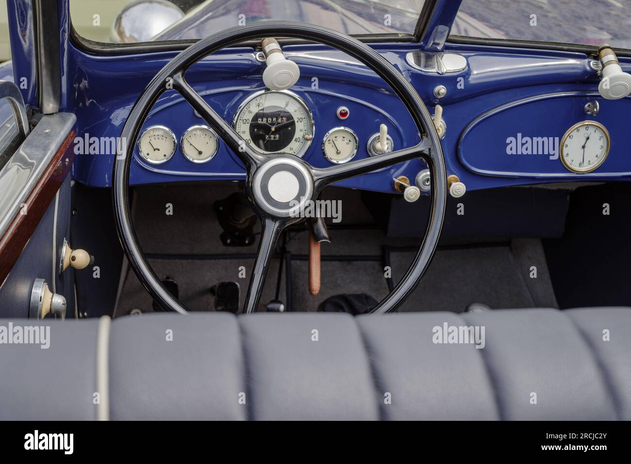 1920s car interior hi-res stock photography and images - Alamy