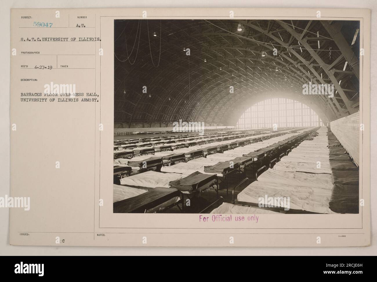 Barracks floor above mess hall at University of Illinois Armory ...