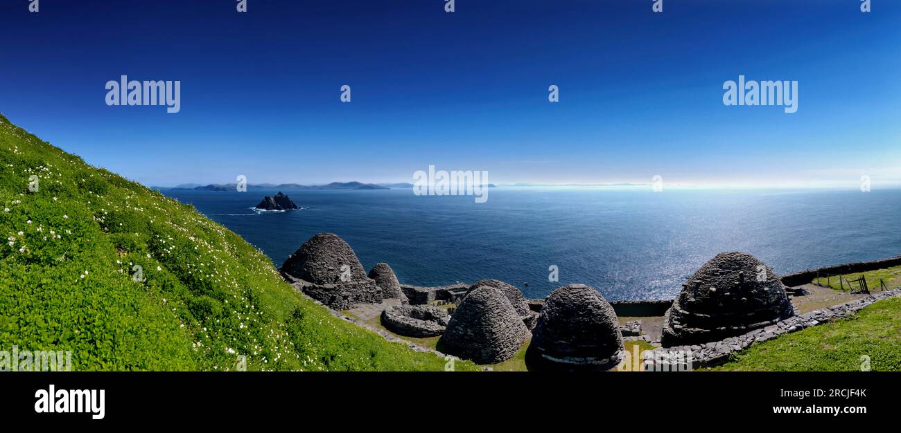 Beehive Huts at the UNESCO World Heritage site, Skellig Michael ...