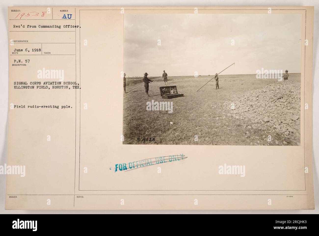 Soldiers participating in signal corps training at the Aviation School ...