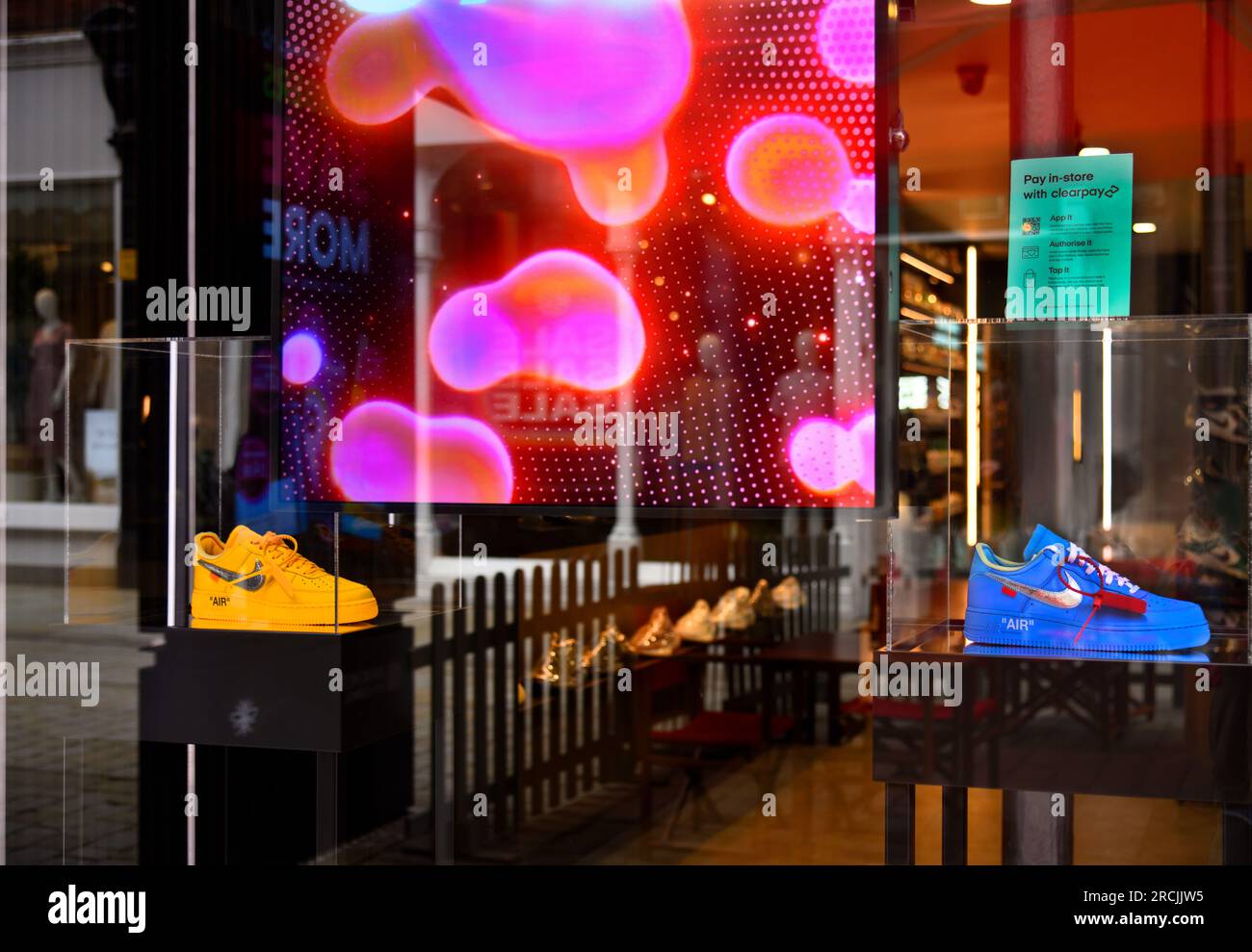 Manchester shop window display hi-res stock photography and images - Alamy