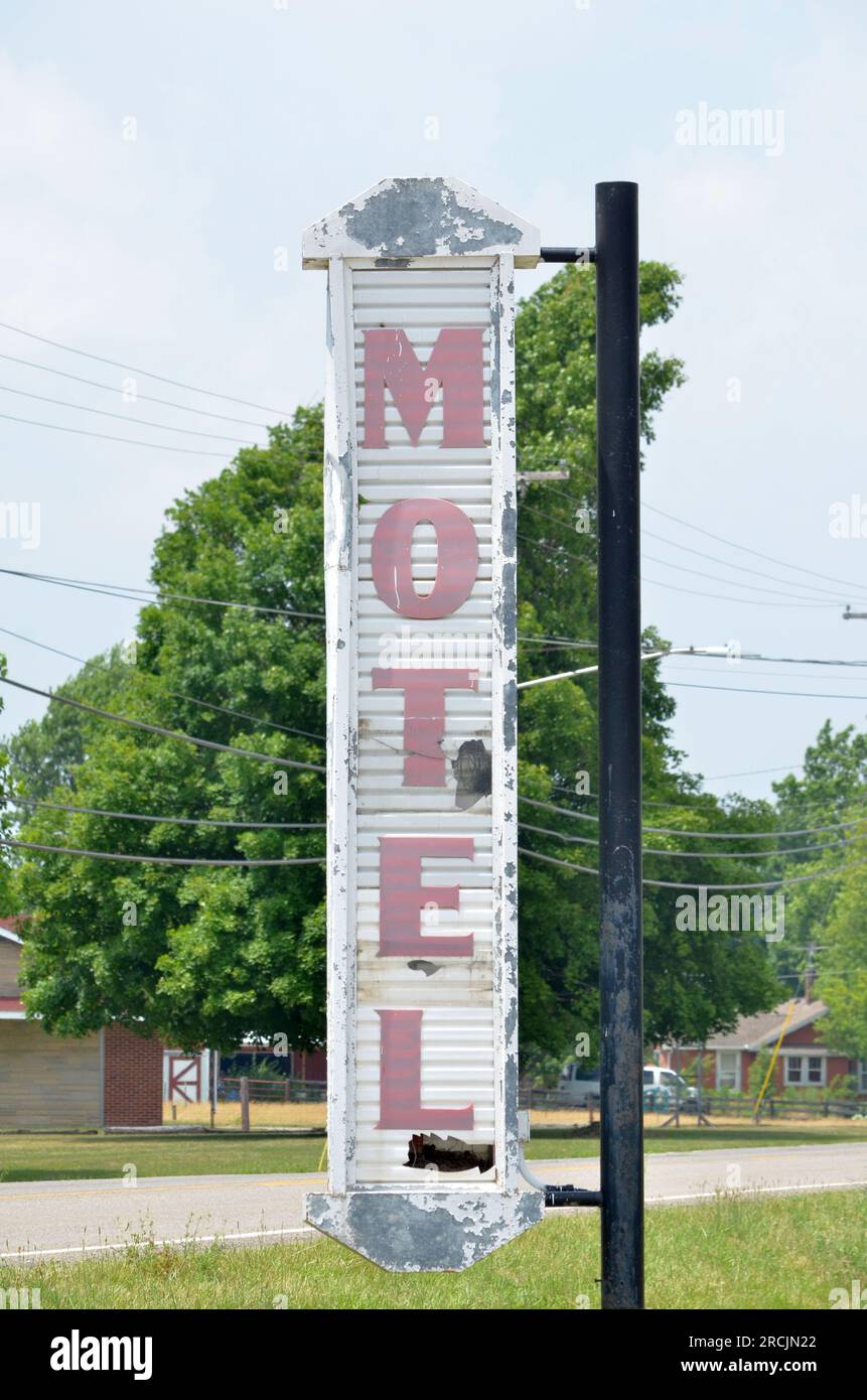 Broken signage hi-res stock photography and images - Alamy Broken signage hi-res stock photography and images - Alamy