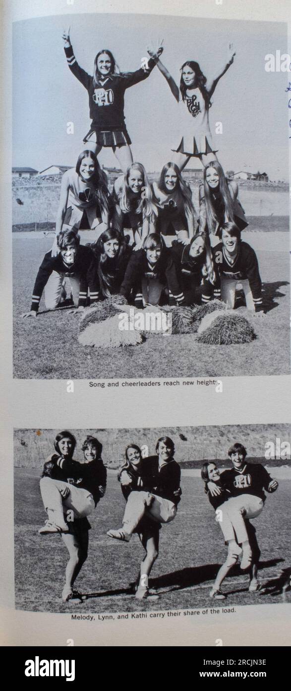 Cheerleaders high school teenagers hi-res stock photography and images ...