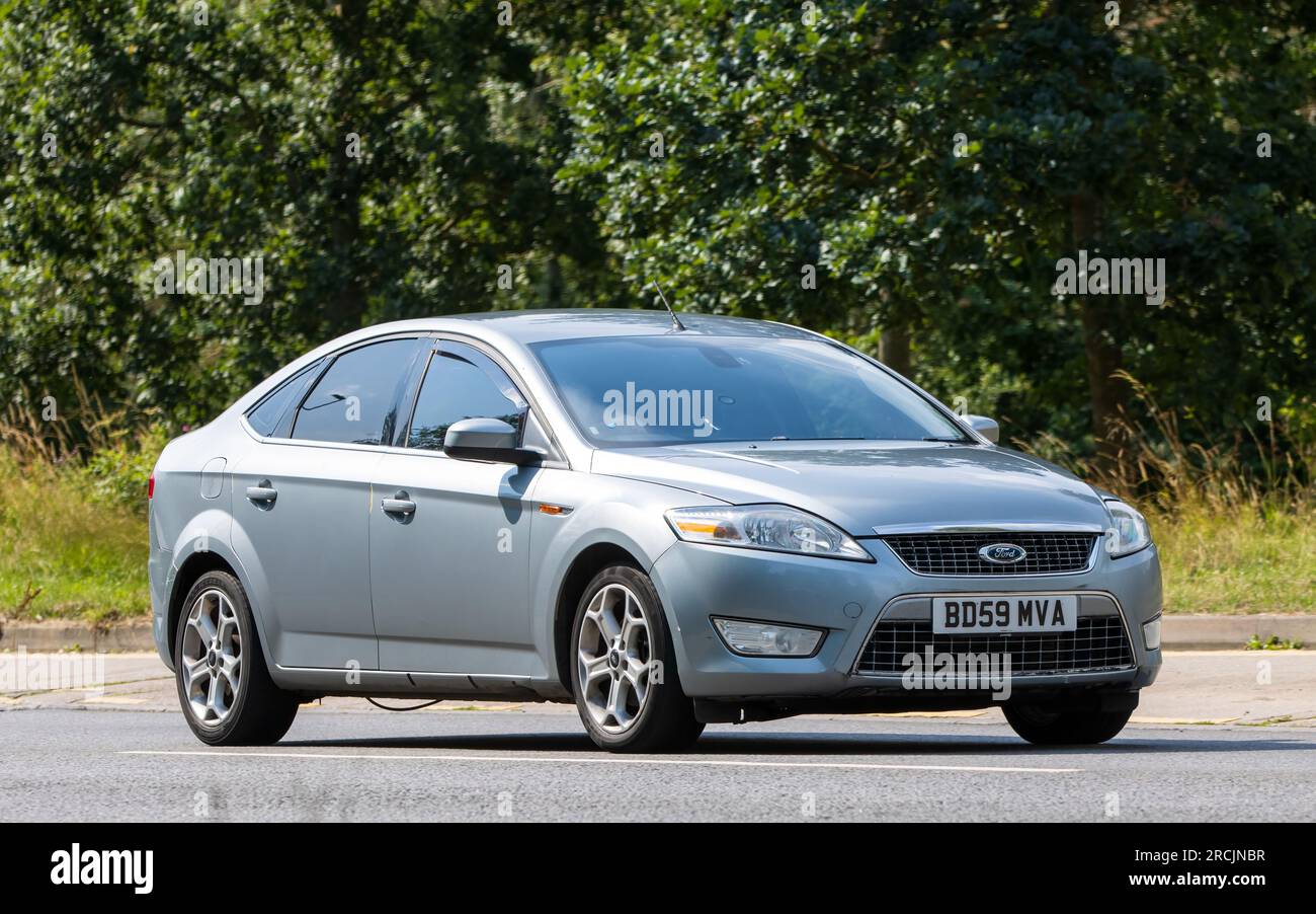 Milton Keynes, UK - July 13th 2023: 2010 diesel engine FORD MONDEO car ...