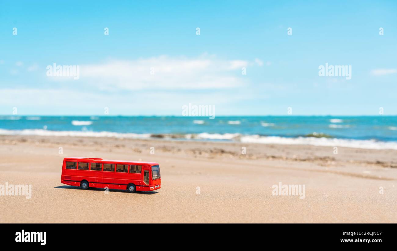 Summer holiday bus hi-res stock photography and images - Alamy