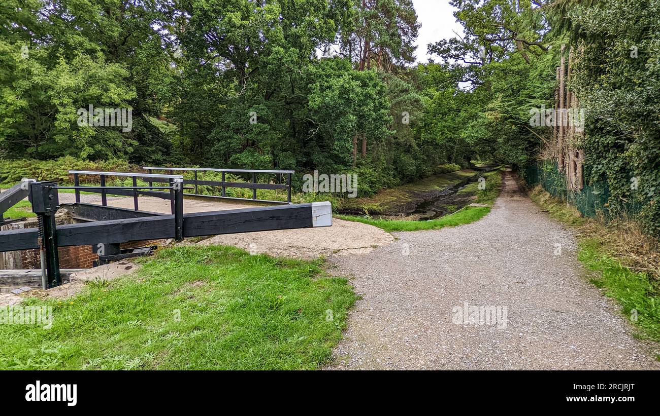 Wey Navigation and Basingstoke Canal entire route locks canal boats ...