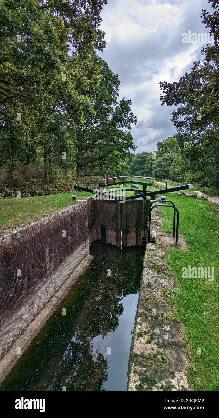 Wey Navigation and Basingstoke Canal entire route locks canal boats ...