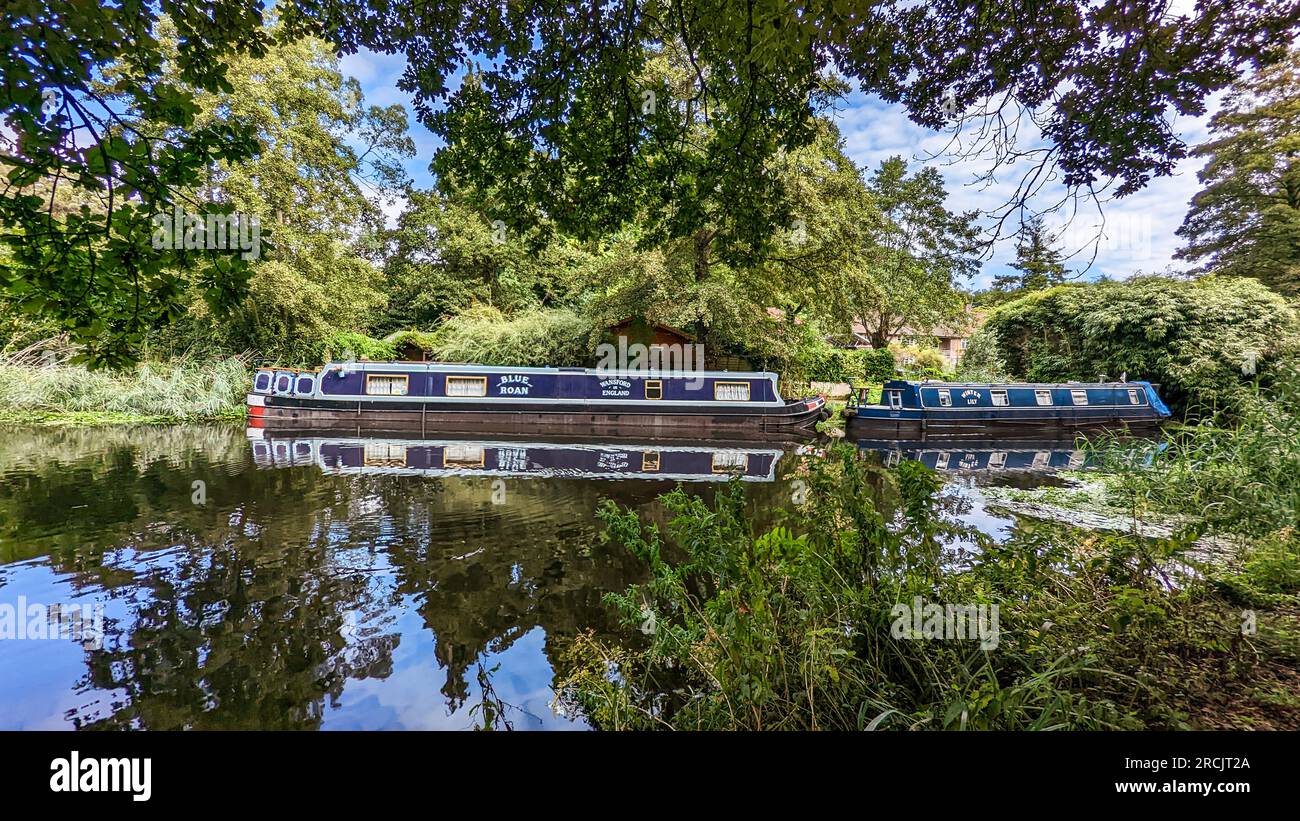 Wey Navigation and Basingstoke Canal entire route locks canal boats ...