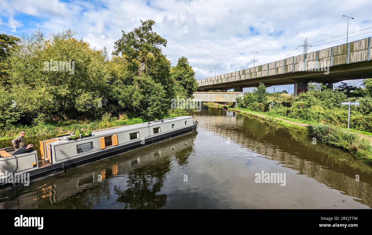 Wey Navigation and Basingstoke Canal entire route locks canal boats ...