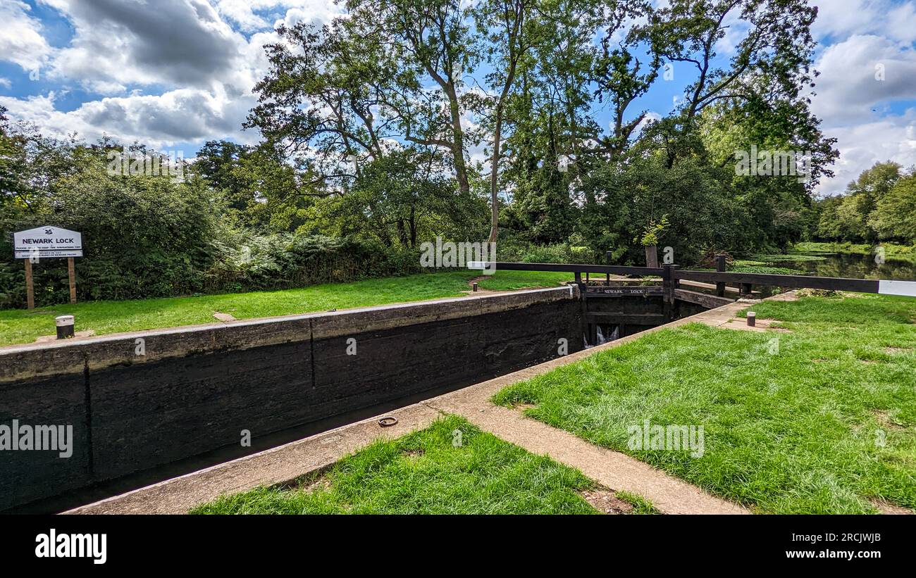 Wey Navigation and Basingstoke Canal entire route locks canal boats ...