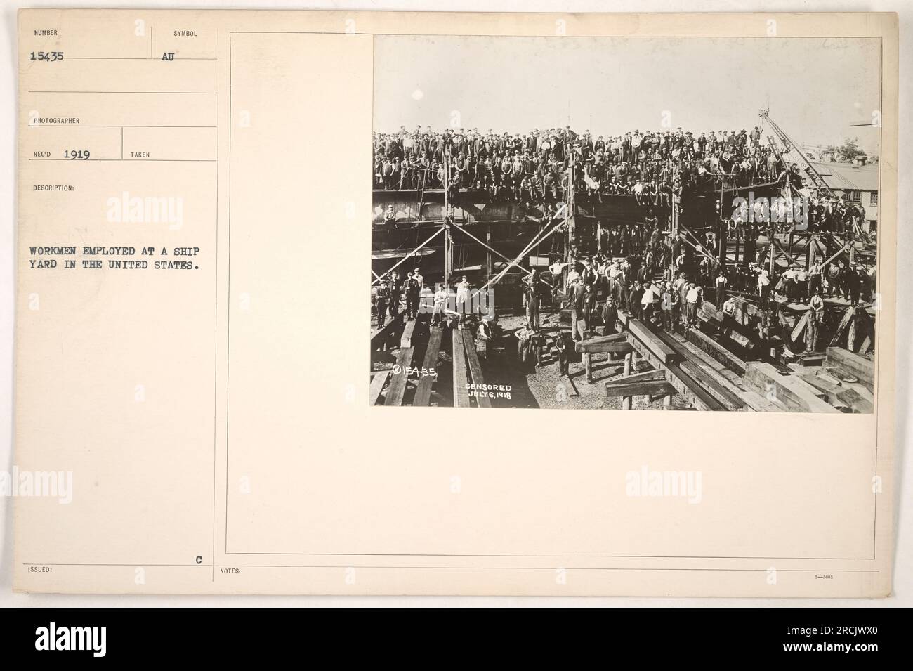 Workers at a shipyard in the United States during World War One. The ...