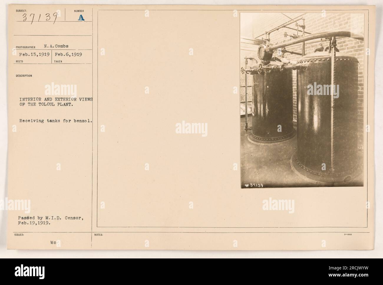 Receiving tanks hi-res stock photography and images - Alamy