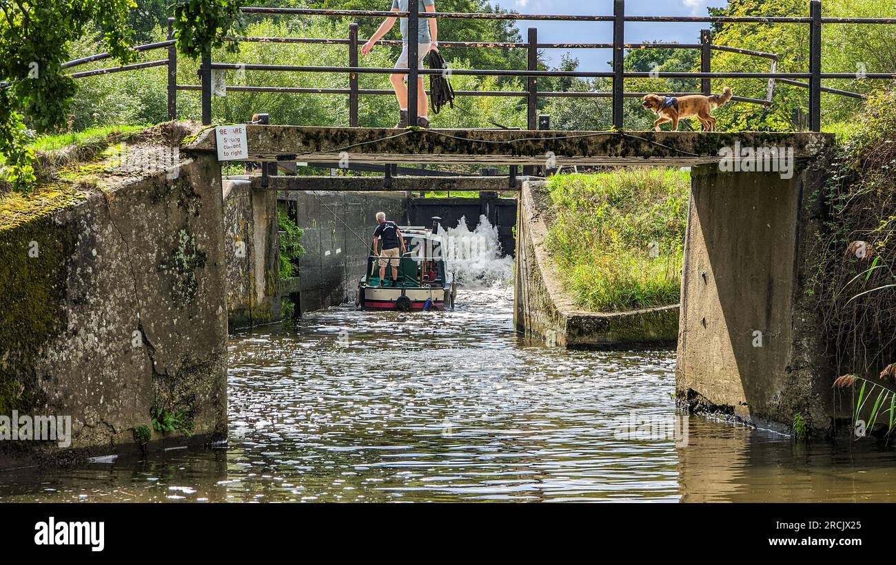 Wey Navigation and Basingstoke Canal entire route locks canal boats ...