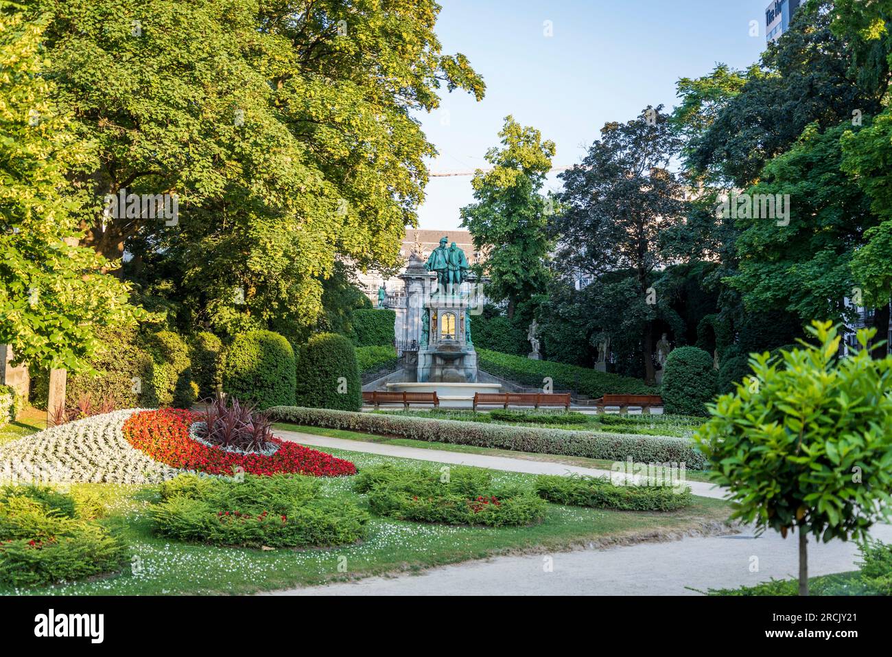 Square du Petit Sablon, a Flemish neo-Renaissance style flower garden ...