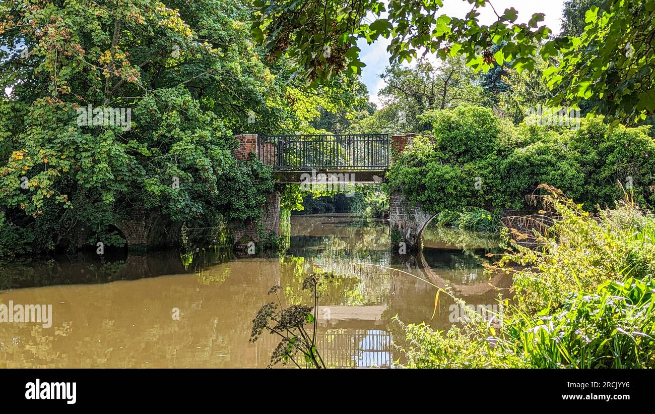 Wey Navigation and Basingstoke Canal entire route locks canal boats ...