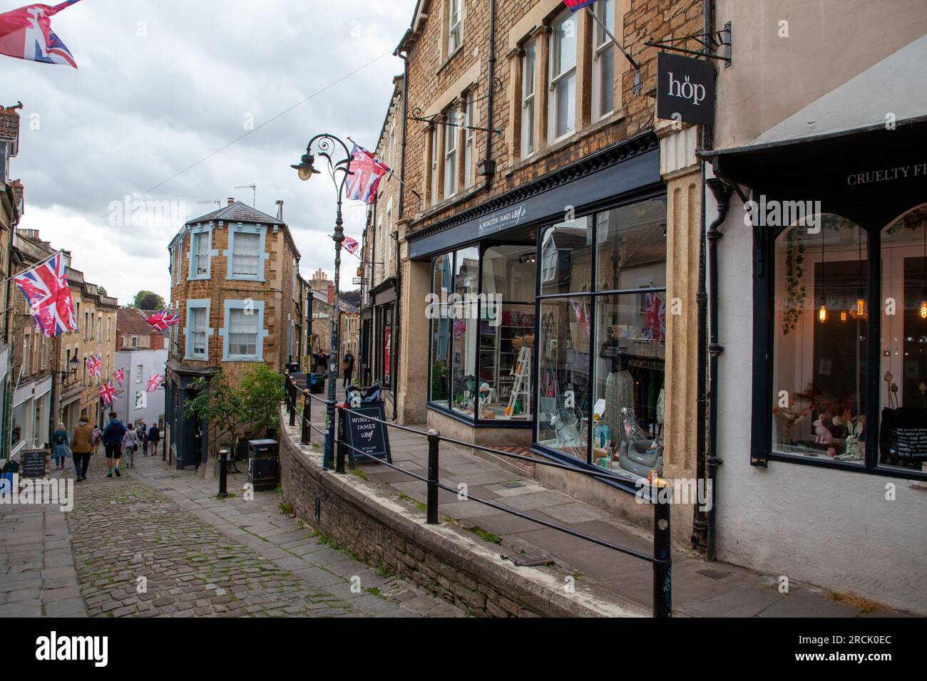 Independent shopping in Frome, Somerset Stock Photo - Alamy