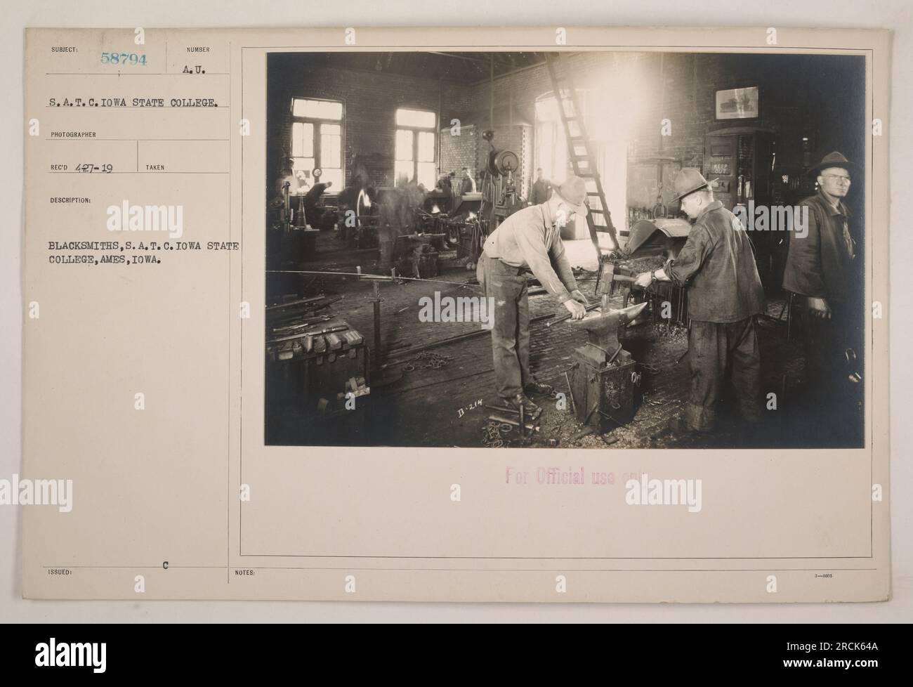 Blacksmithing in the military hi-res stock photography and images - Alamy